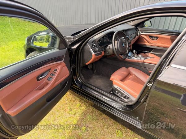 Melns BMW 5 Series 2015 Pērnava, ar dzinēja tilpumu 3.00 L un nobraukumu 244 tūkst. km par 14200 €, foto 6 vietnē AUTOMOTO.COM.LV