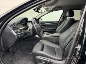 Black BMW 5 Series 2015 in Tallinn, with an engine capacity of 3.00 L and mileage of 269 thousand km for 11799 €, photo 8 on AUTOMOTO.COM.LV