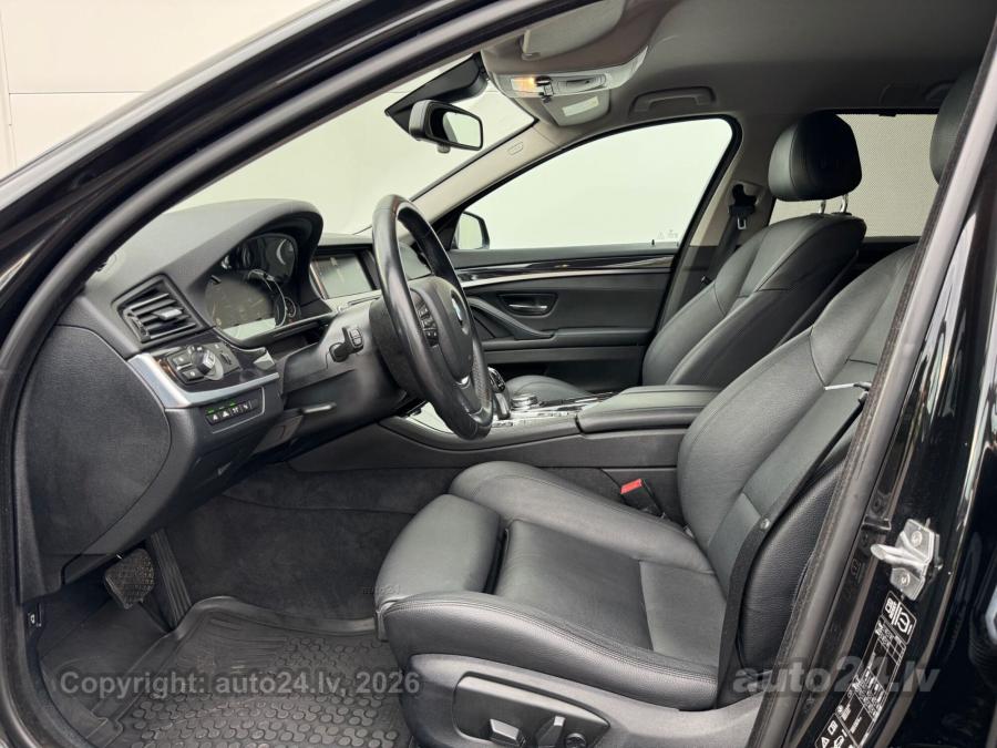Black BMW 5 Series 2015 in Tallinn, with an engine capacity of 3.00 L and mileage of 269 thousand km for 11799 €, photo 8 on AUTOMOTO.COM.LV