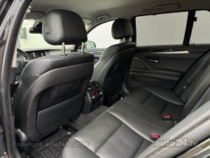 Black BMW 5 Series 2015 in Tallinn, with an engine capacity of 3.00 L and mileage of 269 thousand km for 11799 €, photo 11 on AUTOMOTO.COM.LV