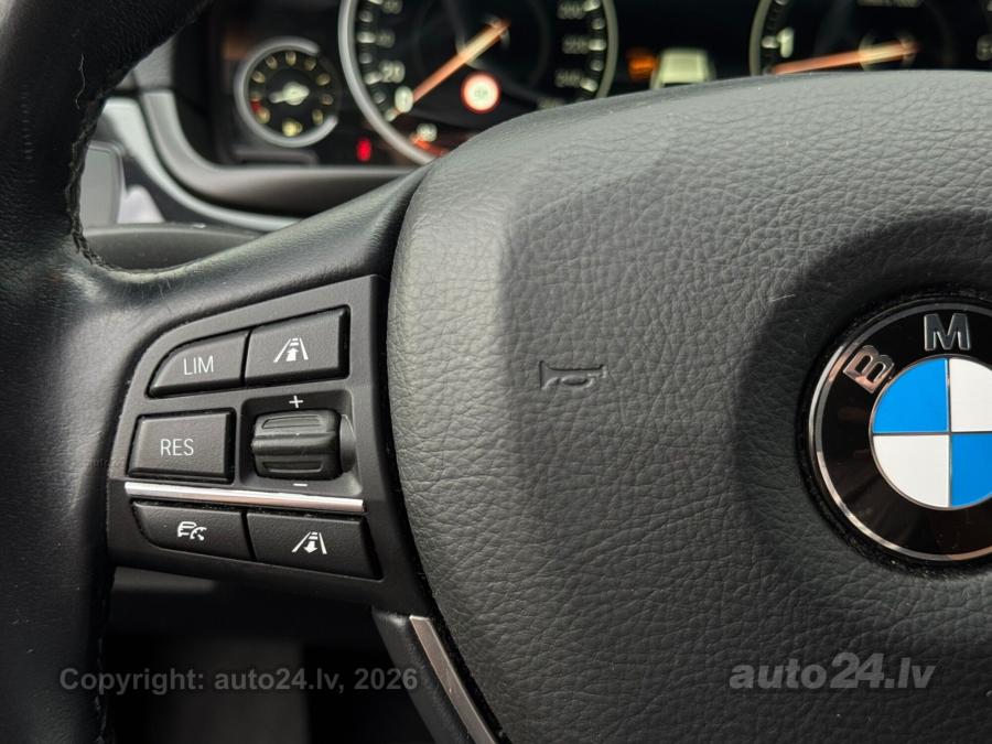 Black BMW 5 Series 2015 in Tallinn, with an engine capacity of 3.00 L and mileage of 269 thousand km for 11799 €, photo 15 on AUTOMOTO.COM.LV