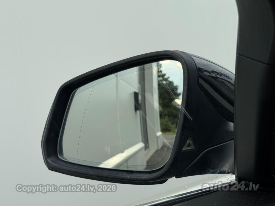 Black BMW 5 Series 2015 in Tallinn, with an engine capacity of 3.00 L and mileage of 269 thousand km for 11799 €, photo 17 on AUTOMOTO.COM.LV