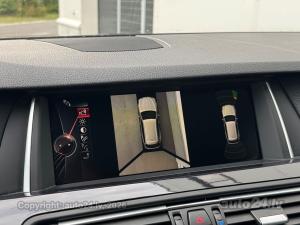 Black BMW 5 Series 2015 in Tallinn, with an engine capacity of 3.00 L and mileage of 269 thousand km for 11799 €, photo 19 on AUTOMOTO.COM.LV