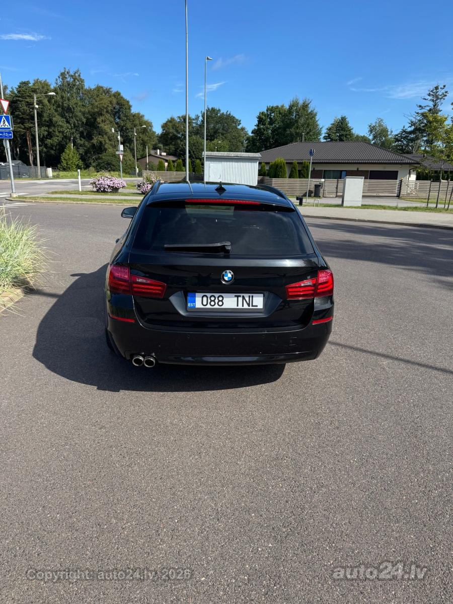 Black BMW 5 Series 2015 in Tallinn, with an engine capacity of 2.00 L and mileage of 301 thousand km for 10000 €, photo 5 on AUTOMOTO.COM.LV