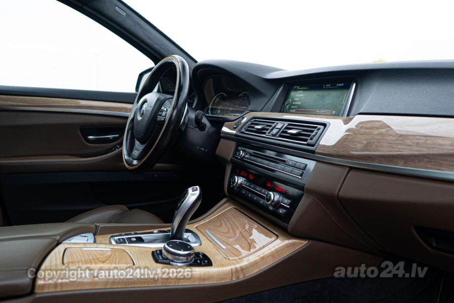 Melns BMW 5 Series 2015 Tartu, ar dzinēja tilpumu 2.00 L un nobraukumu 175 tūkst. km par 14999 €, foto 21 vietnē AUTOMOTO.COM.LV