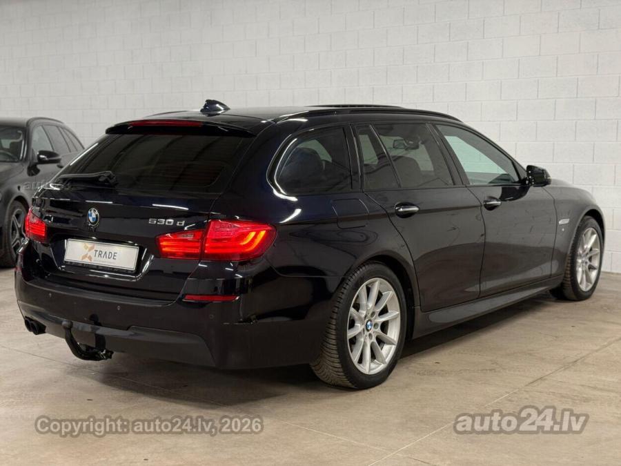 Black BMW 5 Series 2016 in Parnu, with an engine capacity of 3.00 L and mileage of 245 thousand km for 13499 €, photo 3 on AUTOMOTO.COM.LV