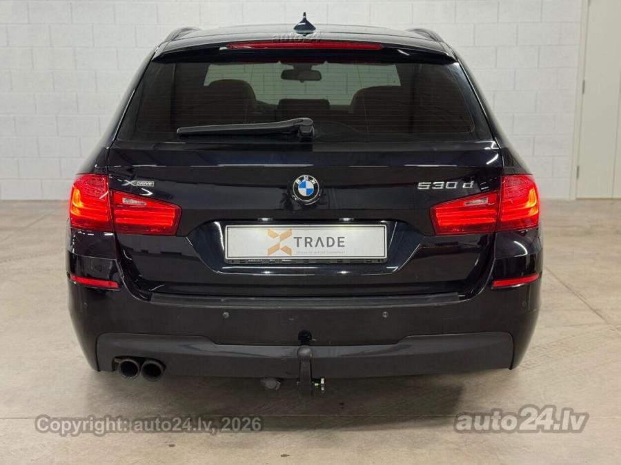 Black BMW 5 Series 2016 in Parnu, with an engine capacity of 3.00 L and mileage of 245 thousand km for 13499 €, photo 4 on AUTOMOTO.COM.LV