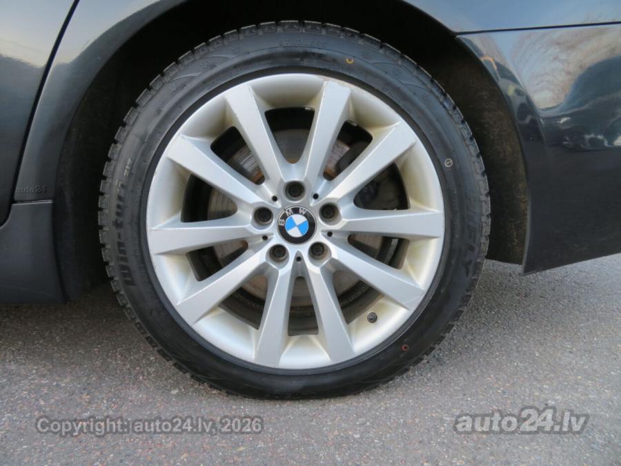 Black BMW 5 Series 2016 in Tallinn, with an engine capacity of 3.00 L and mileage of 400 thousand km for 10800 €, photo 8 on AUTOMOTO.COM.LV