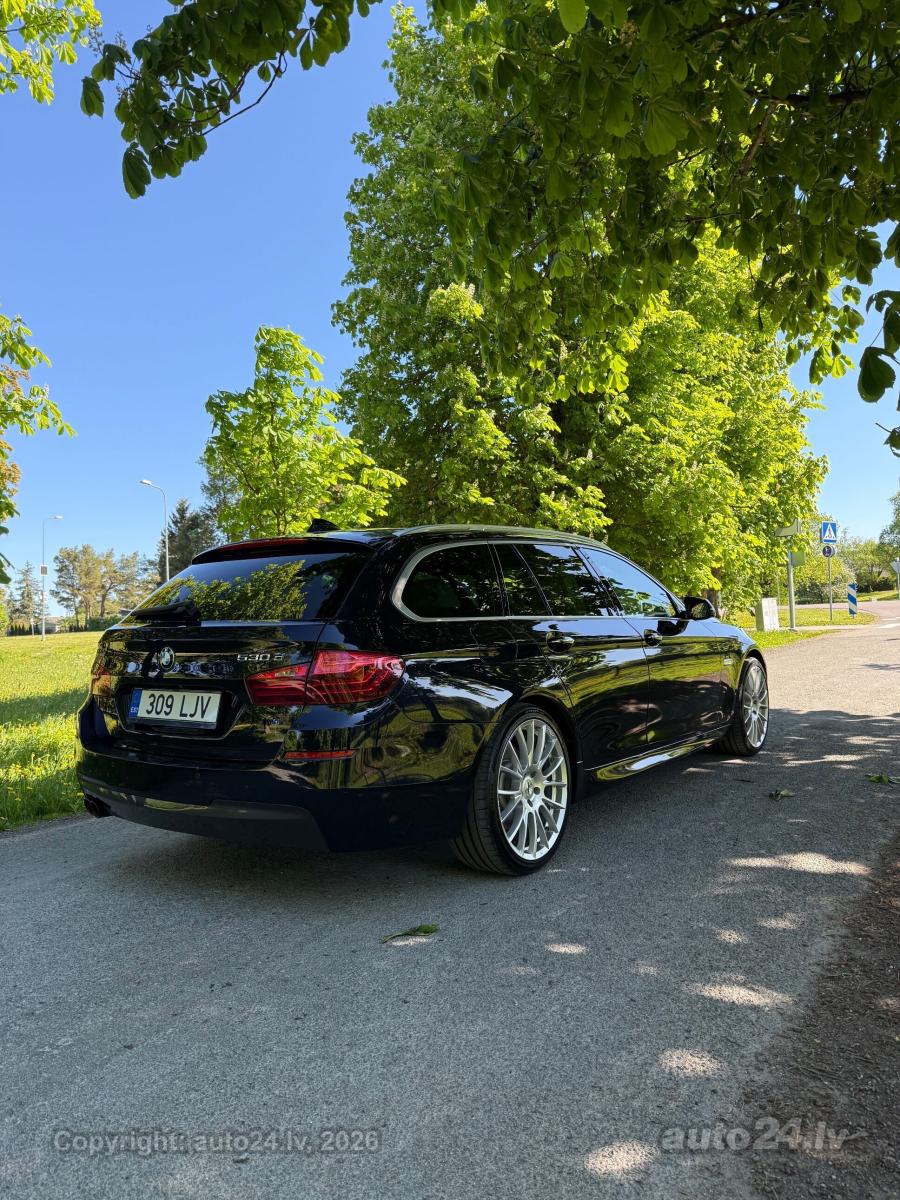 Black BMW 5 Series 2016 in Tallinn, with an engine capacity of 3.00 L and mileage of 301 thousand km for 15300 €, photo 4 on AUTOMOTO.COM.LV