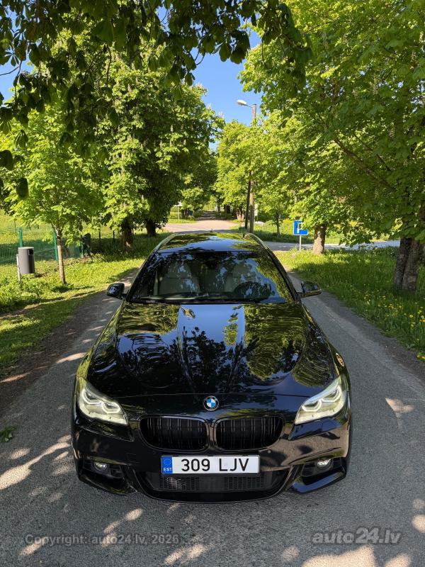 Black BMW 5 Series 2016 in Tallinn, with an engine capacity of 3.00 L and mileage of 301 thousand km for 15300 €, photo 5 on AUTOMOTO.COM.LV