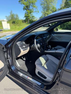 Black BMW 5 Series 2016 in Tallinn, with an engine capacity of 3.00 L and mileage of 301 thousand km for 15300 €, photo 8 on AUTOMOTO.COM.LV