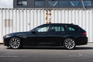Black BMW 5 Series 2017 in Tallinn, with an engine capacity of 2.00 L and mileage of 241 thousand km for 14500 €, photo 3 on AUTOMOTO.COM.LV