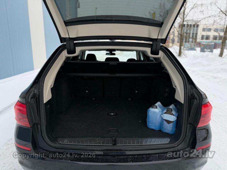 Black BMW 5 Series 2017 in Tallinn, with an engine capacity of 2.00 L and mileage of 287 thousand km for 14990 €, photo 14 on AUTOMOTO.COM.LV