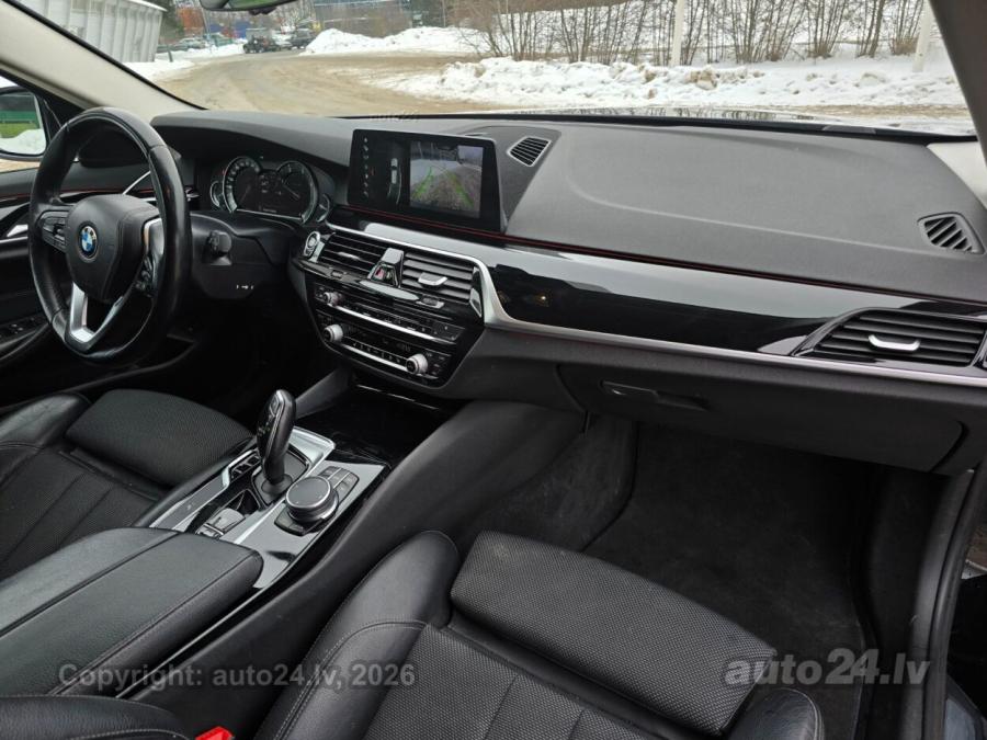 Melns BMW 5 Series 2017 Tallina, ar dzinēja tilpumu 2.00 L un nobraukumu 289 tūkst. km par 14999 €, foto 10 vietnē AUTOMOTO.COM.LV
