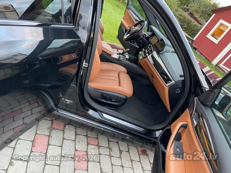 Melns BMW 5 Series 2017 Tallina, ar dzinēja tilpumu 2.00 L un nobraukumu 252 tūkst. km par 17250 €, foto 7 vietnē AUTOMOTO.COM.LV