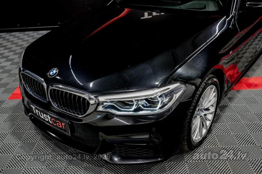 Black BMW 5 Series 2017 in Parnu, with an engine capacity of 2.00 L and mileage of 225 thousand km for 17950 €, photo 4 on AUTOMOTO.COM.LV