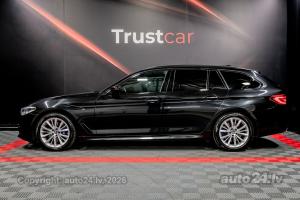 Black BMW 5 Series 2017 in Parnu, with an engine capacity of 2.00 L and mileage of 225 thousand km for 17950 €, photo 7 on AUTOMOTO.COM.LV