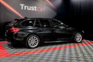 Black BMW 5 Series 2017 in Parnu, with an engine capacity of 2.00 L and mileage of 225 thousand km for 17950 €, photo 10 on AUTOMOTO.COM.LV