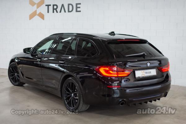 Black BMW 5 Series 2017 in Tallinn, with an engine capacity of 3.00 L and mileage of 261 thousand km for 18490 €, photo 4 on AUTOMOTO.COM.LV