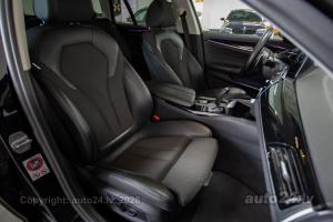 Black BMW 5 Series 2017 in Tallinn, with an engine capacity of 3.00 L and mileage of 261 thousand km for 18490 €, photo 11 on AUTOMOTO.COM.LV