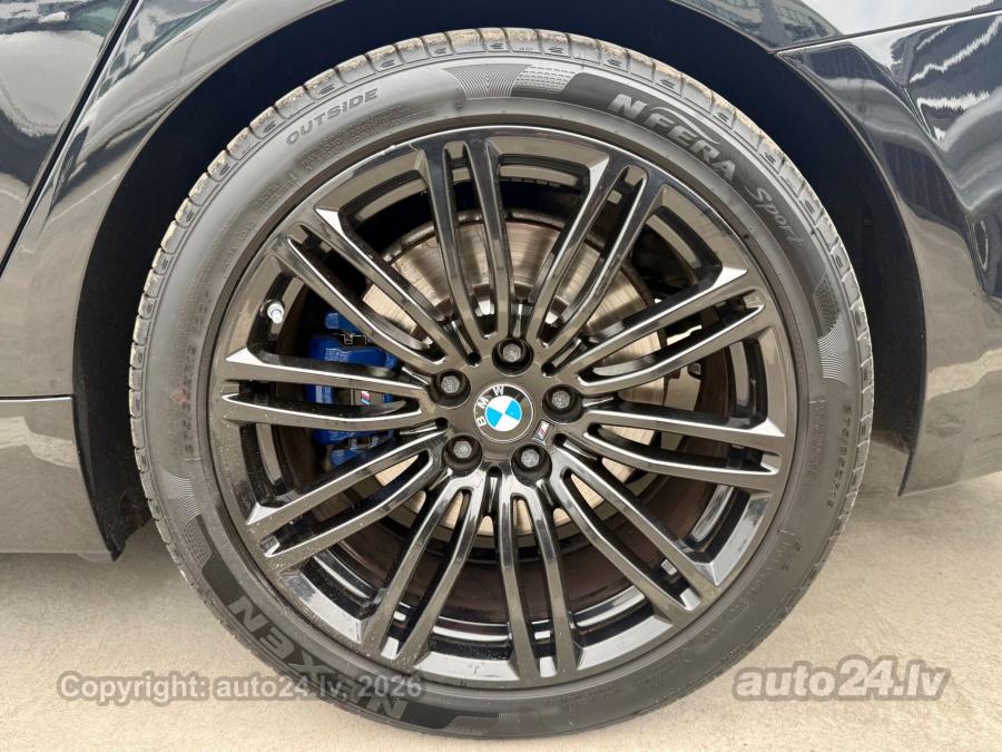 Melns BMW 5 Series 2017 Tallina, ar dzinēja tilpumu 3.00 L un nobraukumu 175 tūkst. km par 23900 €, foto 27 vietnē AUTOMOTO.COM.LV