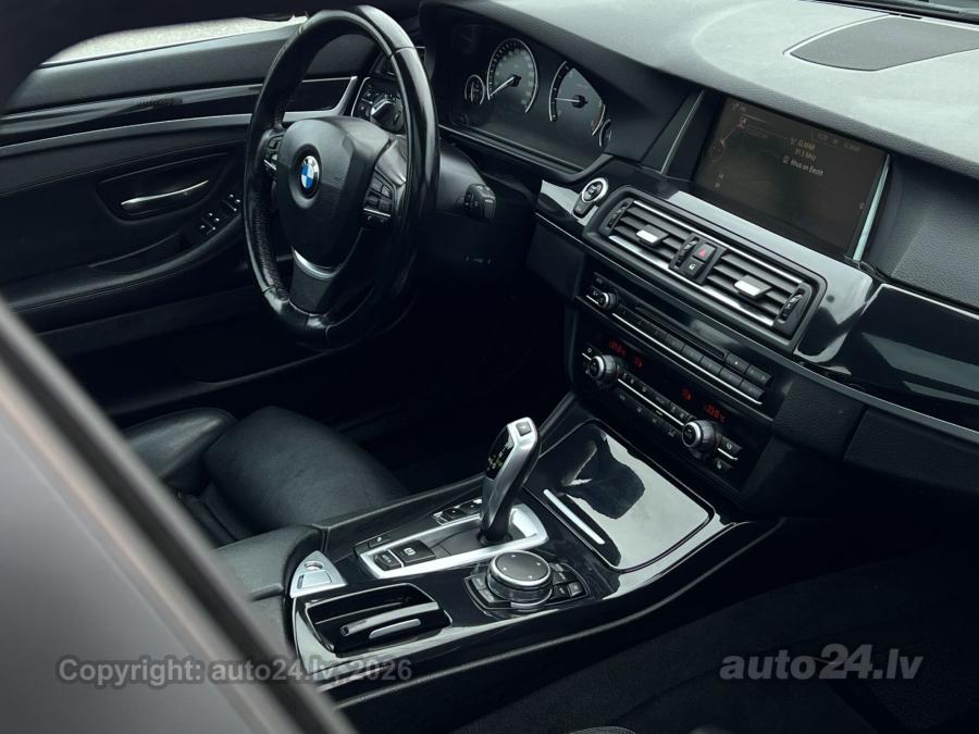 Black BMW 5 Series 2017 in Tallinn, with an engine capacity of 3.00 L and mileage of 277 thousand km for 12790 €, photo 13 on AUTOMOTO.COM.LV