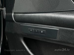 Black BMW 5 Series 2017 in Tallinn, with an engine capacity of 3.00 L and mileage of 277 thousand km for 12790 €, photo 16 on AUTOMOTO.COM.LV