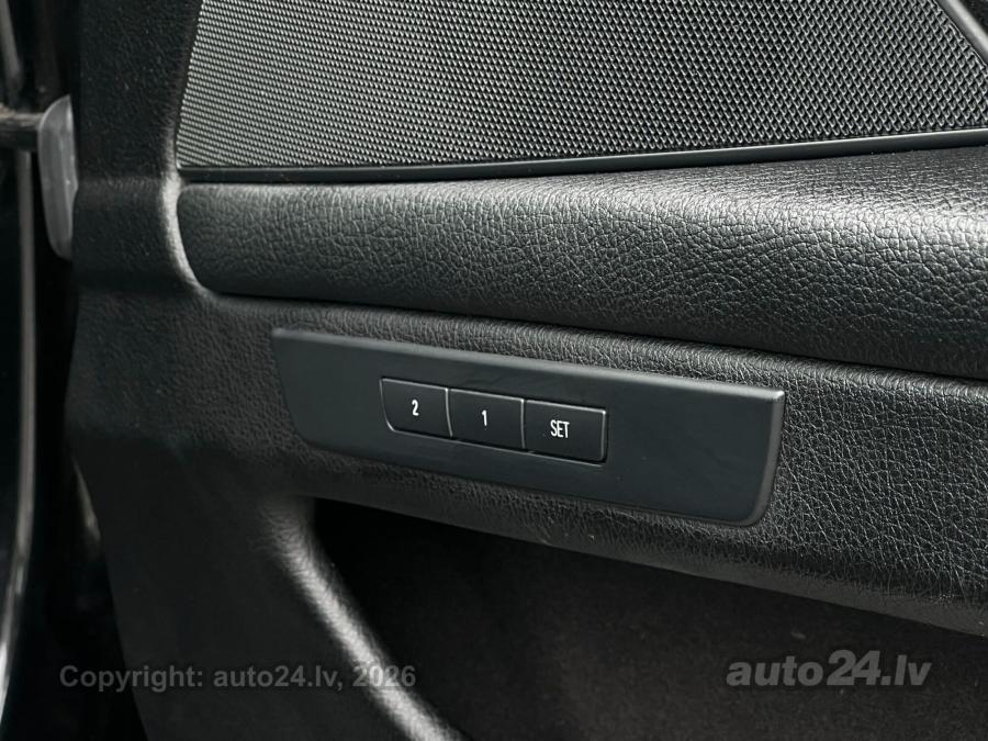 Black BMW 5 Series 2017 in Tallinn, with an engine capacity of 3.00 L and mileage of 277 thousand km for 12790 €, photo 16 on AUTOMOTO.COM.LV