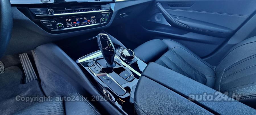 Melns BMW 5 Series 2017 Tallina, ar dzinēja tilpumu 2.00 L un nobraukumu 225 tūkst. km par 18490 €, foto 18 vietnē AUTOMOTO.COM.LV