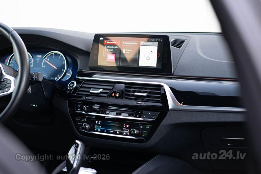 Melns BMW 5 Series 2017 Tartu, ar dzinēja tilpumu 3.00 L un nobraukumu 149 tūkst. km par 23700 €, foto 15 vietnē AUTOMOTO.COM.LV