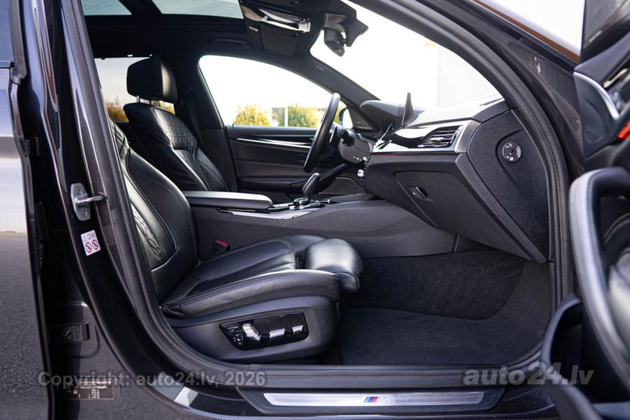Melns BMW 5 Series 2017 Tartu, ar dzinēja tilpumu 3.00 L un nobraukumu 149 tūkst. km par 23700 €, foto 23 vietnē AUTOMOTO.COM.LV