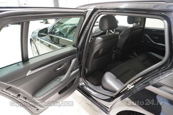BMW 5 Series 2017 in Tallinn on AUTOMOTO.COM.LV Black BMW 5 Series 2017 in Tallinn, with an engine capacity of 2.00 L and mileage of 216 thousand km for 13900 €, photo 10 on AUTOMOTO.COM.LV
