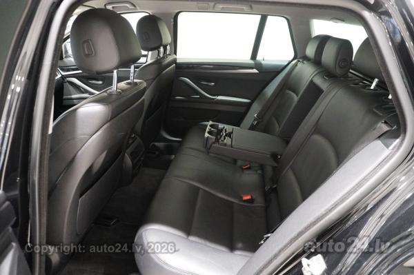 BMW 5 Series 2017 in Tallinn on AUTOMOTO.COM.LV Black BMW 5 Series 2017 in Tallinn, with an engine capacity of 2.00 L and mileage of 216 thousand km for 13900 €, photo 11 on AUTOMOTO.COM.LV
