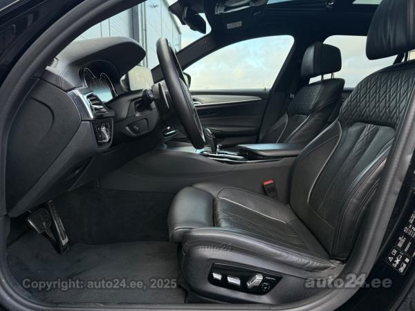 Melns BMW 5 Series 2018 Pērnava, ar dzinēja tilpumu 3.00 L un nobraukumu 204 tūkst. km par 24490 €, foto 11 vietnē AUTOMOTO.COM.LV