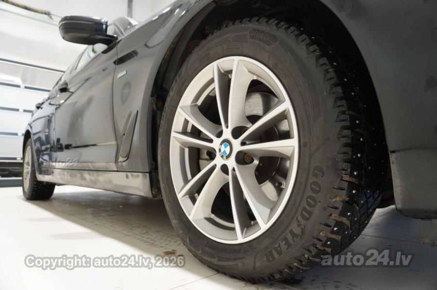 Melns BMW 5 Series 2018 Tallina, ar dzinēja tilpumu 2.00 L un nobraukumu 187 tūkst. km par 21900 €, foto 5 vietnē AUTOMOTO.COM.LV