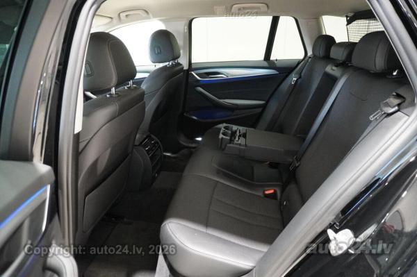 Melns BMW 5 Series 2018 Tallina, ar dzinēja tilpumu 2.00 L un nobraukumu 187 tūkst. km par 21900 €, foto 11 vietnē AUTOMOTO.COM.LV