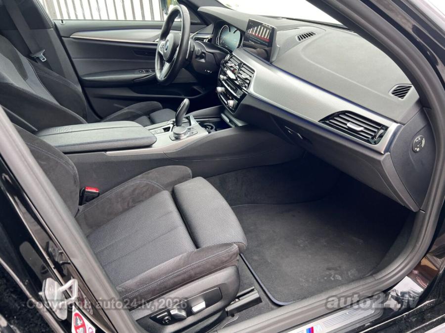 Black BMW 5 Series 2018 in Tallinn, with an engine capacity of 2.00 L and mileage of 196 thousand km for 22100 €, photo 11 on AUTOMOTO.COM.LV