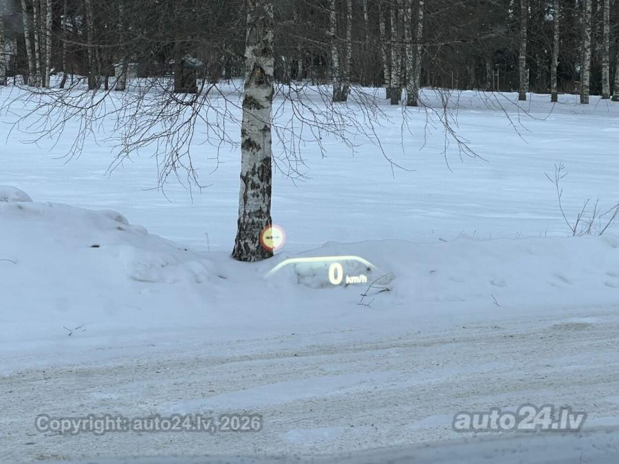 Black BMW 5 Series 2018 in Tallinn, with an engine capacity of 2.00 L and mileage of 196 thousand km for 22100 €, photo 19 on AUTOMOTO.COM.LV
