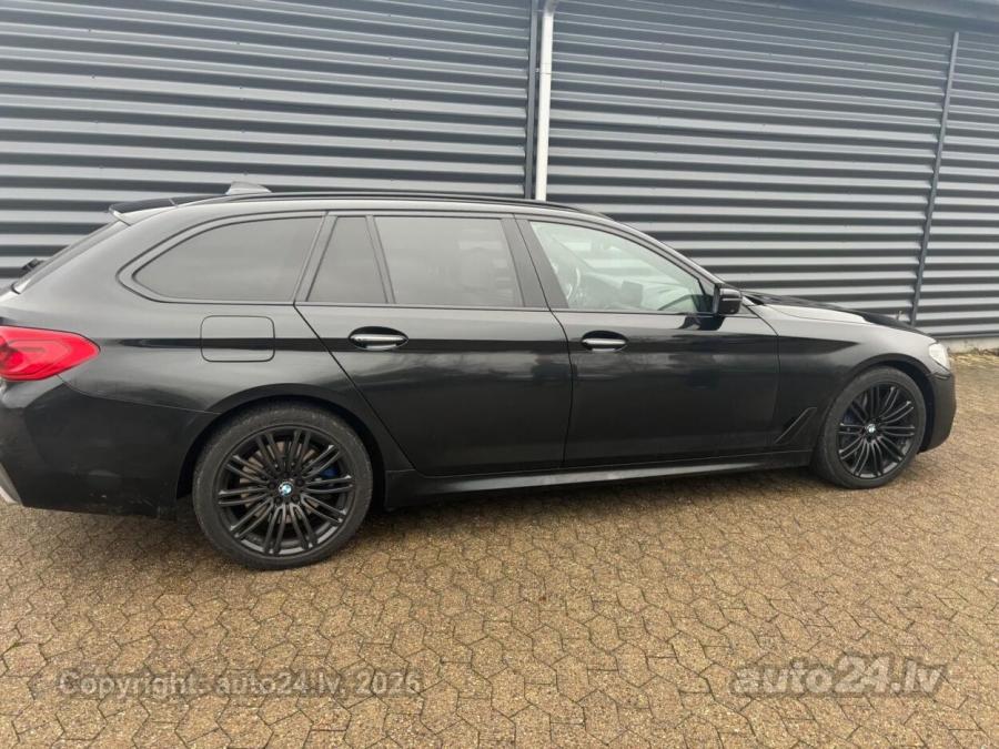 Black BMW 5 Series 2018 in Parnu, with an engine capacity of 3.00 L and mileage of 320 thousand km for 18290 €, photo 2 on AUTOMOTO.COM.LV
