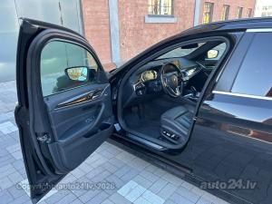 Black BMW 5 Series 2018 in Tallinn, with an engine capacity of 3.00 L and mileage of 190 thousand km for 21899 €, photo 10 on AUTOMOTO.COM.LV