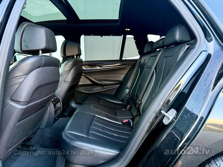 Melns BMW 5 Series 2018 Tartu, ar dzinēja tilpumu 3.00 L un nobraukumu 220 tūkst. km par 20700 €, foto 14 vietnē AUTOMOTO.COM.LV