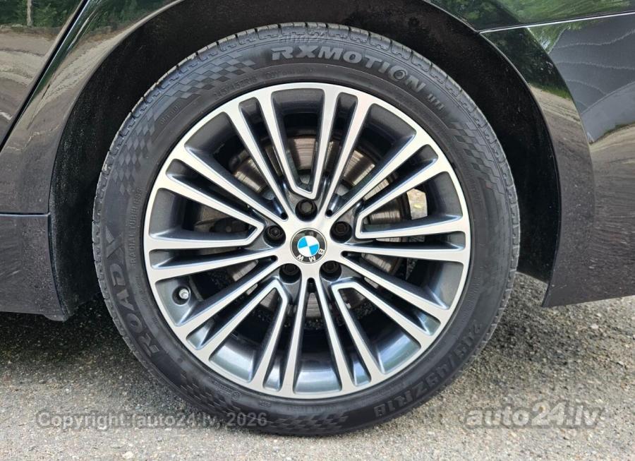 Melns BMW 5 Series 2018 Tallina, ar dzinēja tilpumu 2.00 L un nobraukumu 193 tūkst. km par 16490 €, foto 29 vietnē AUTOMOTO.COM.LV