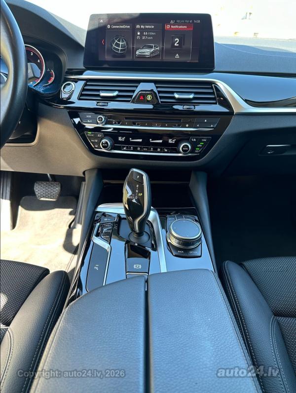 Black BMW 5 Series 2018 in Tallinn, with an engine capacity of 2.00 L and mileage of 117 thousand km for 19990 €, photo 10 on AUTOMOTO.COM.LV