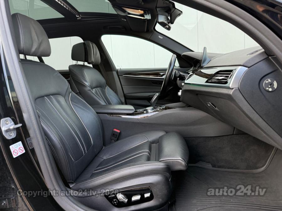 Melns BMW 5 Series 2018 Tartu, ar dzinēja tilpumu 3.00 L un nobraukumu 172 tūkst. km par 22700 €, foto 12 vietnē AUTOMOTO.COM.LV