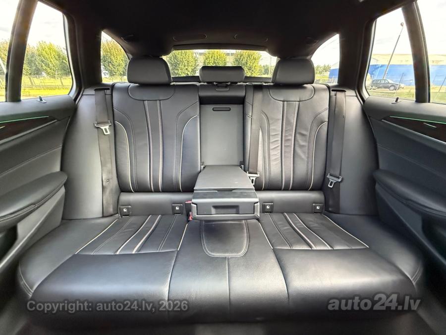 Melns BMW 5 Series 2018 Tartu, ar dzinēja tilpumu 3.00 L un nobraukumu 172 tūkst. km par 22700 €, foto 15 vietnē AUTOMOTO.COM.LV