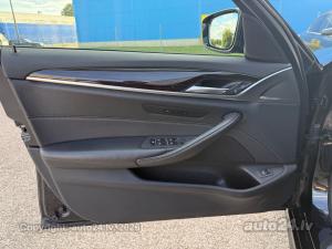 Melns BMW 5 Series 2018 Tartu, ar dzinēja tilpumu 3.00 L un nobraukumu 172 tūkst. km par 22700 €, foto 18 vietnē AUTOMOTO.COM.LV
