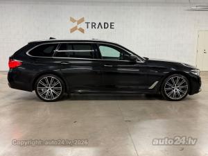 Melns BMW 5 Series 2018 Pērnava, ar dzinēja tilpumu 3.00 L un nobraukumu 294 tūkst. km par 18990 €, foto 8 vietnē AUTOMOTO.COM.LV