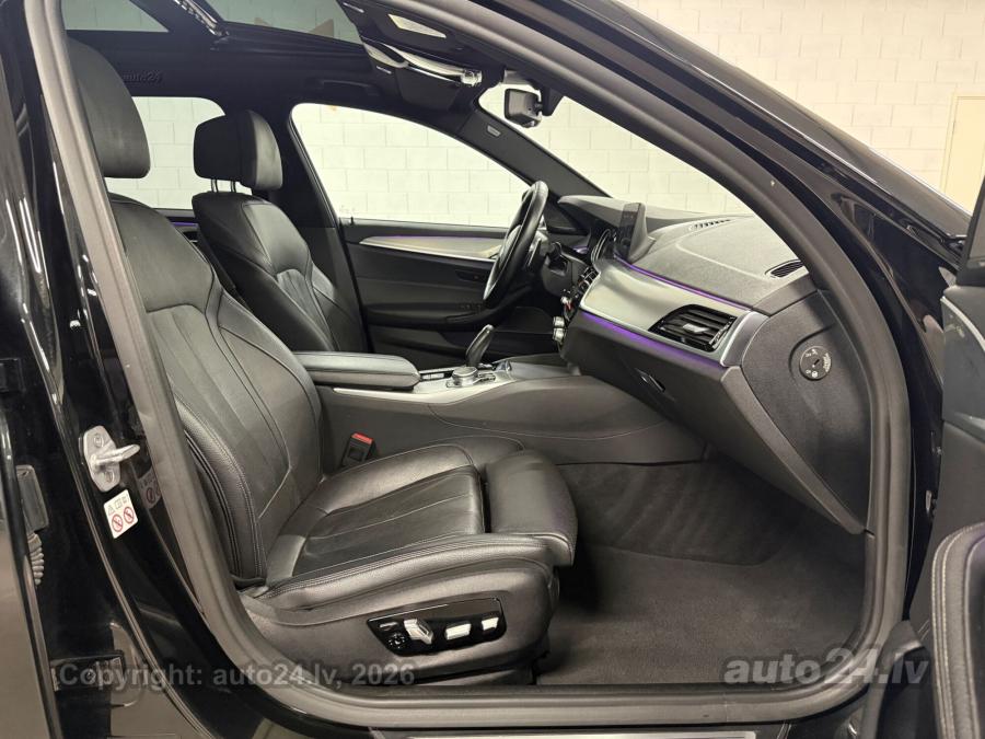Melns BMW 5 Series 2018 Pērnava, ar dzinēja tilpumu 3.00 L un nobraukumu 294 tūkst. km par 18990 €, foto 12 vietnē AUTOMOTO.COM.LV