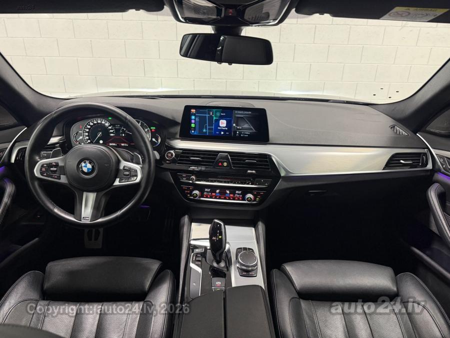 Melns BMW 5 Series 2018 Pērnava, ar dzinēja tilpumu 3.00 L un nobraukumu 294 tūkst. km par 18990 €, foto 13 vietnē AUTOMOTO.COM.LV