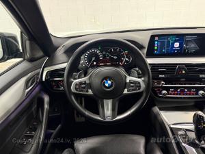 Melns BMW 5 Series 2018 Pērnava, ar dzinēja tilpumu 3.00 L un nobraukumu 294 tūkst. km par 18990 €, foto 14 vietnē AUTOMOTO.COM.LV